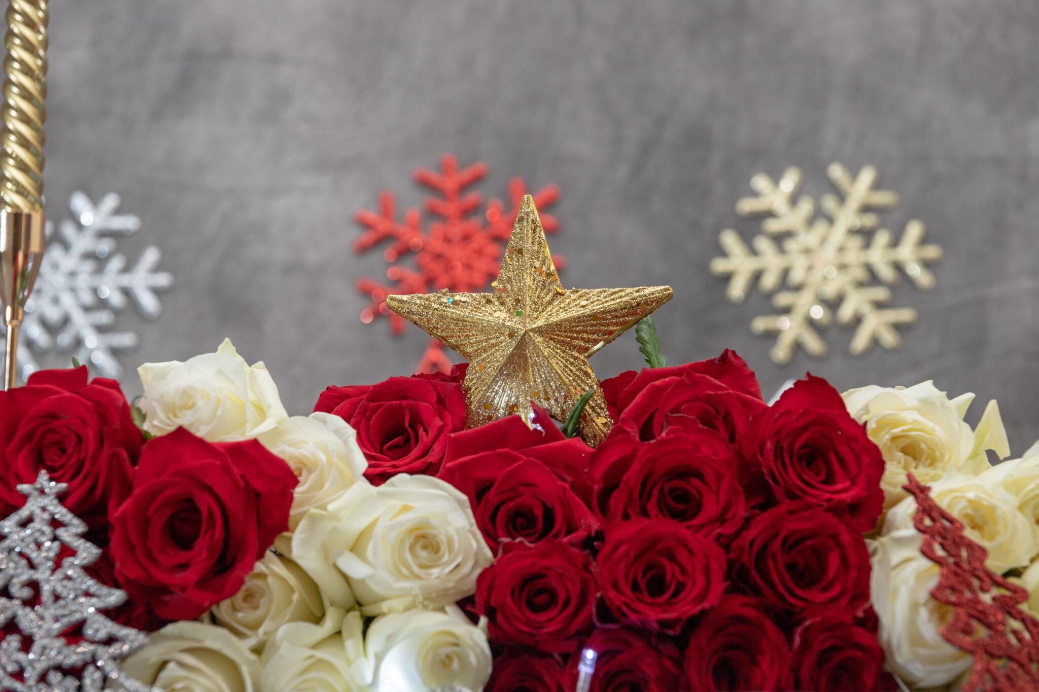 Top 5 Roses for Stunning Christmas Floral Arrangements - Kikwetu Flowers